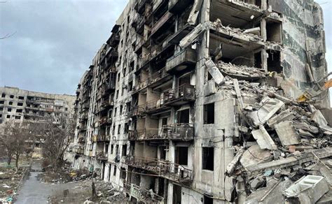 У Маріуполь планують завезти до 50 тисяч цивільних росіян — радник