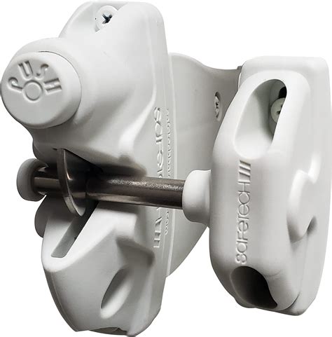 Amazon Com Safetech Hardware Two Sided Gate Latch W Independent Latching Hooks For Added