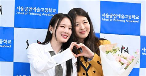 [md포토] 싱어게인3 이젤 학교 후배 양리진 졸업 축하해