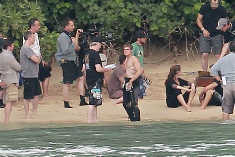 Jennifer Lawrence And Shirtless Josh Hutcherson Catching Fire Sea