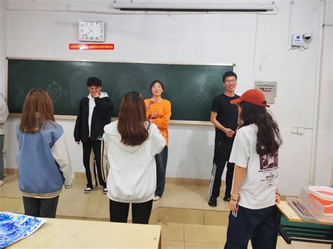 建筑学院举办“简单蓝·绘疗愈” 心理绘画团体活动 南阳理工学院建筑学院