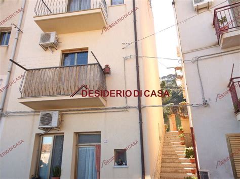 Vendita Terratetto unifamiliare in via Fontana 23 Cefalù Buono stato