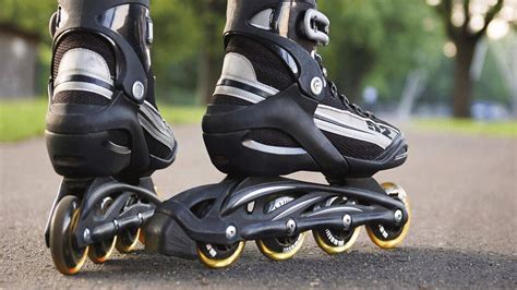 ببینید ویدئویی از اسکیت‌سواری خطرناک یک جوان در تهران خبرآنلاین