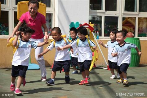 3 4歲孩子上幼兒園必備，生活好習慣好性格是「翻」出來的！ 每日頭條