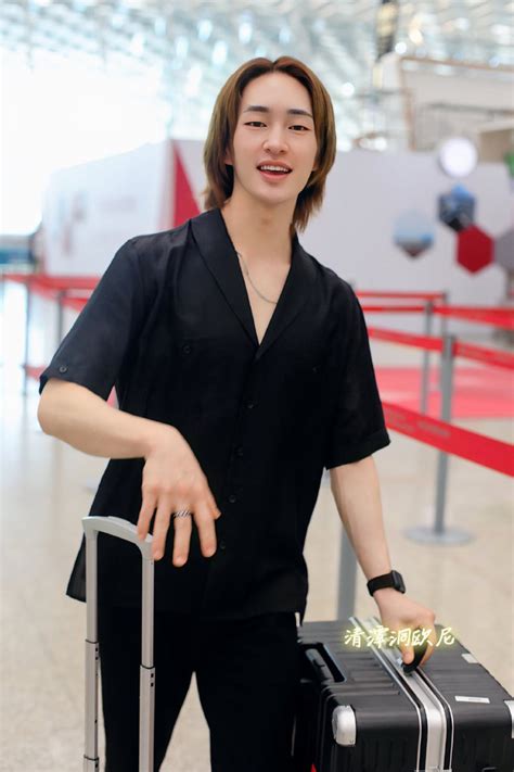 Latam Shinee On Twitter Info M S Fotos De Nuestro Adorado L Der Regresando De Su Viaje En