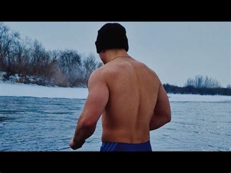 Купаюсь в реке, СНОСИТ ТЕЧЕНИЕМ. - YouTube