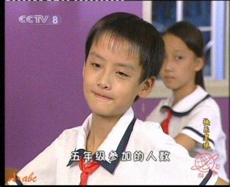 還記得《快樂星球》艾克嗎？如今是學霸，現在的他看上去壞壞的！ 每日頭條