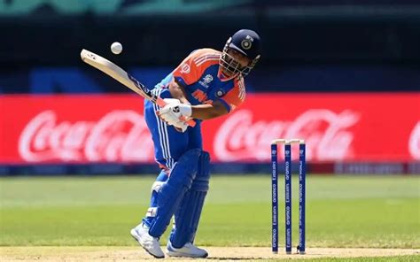 Sunil Gavaskar Praises Rishabh Pants Remarkable Comeback After Injury