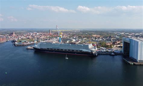 Ausdocken Der Disney Adventure In Wismar Kreuzfahrtpiraten