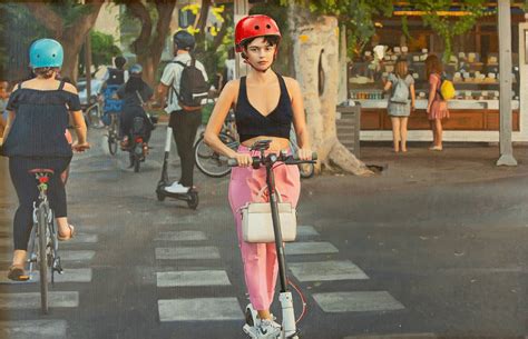 הרוח החדשה של יגאל עוזרי מגזין פורטפוליו