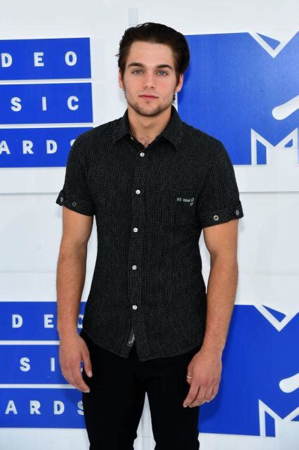 Dylan Sprayberry Biography American Film And Television Actor