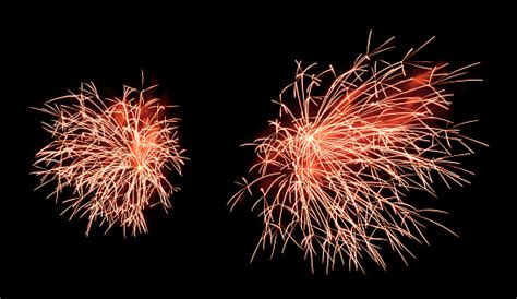 밤에는 국제 불꽃 축제 전시 휴일 축 하에서 다채로운 불꽃 놀이의 다양 한 블랙에 고립 새 해 복 많이 받으세요 배경입니다 12
