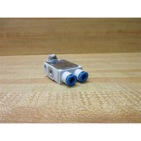 Festo VFOF LE BAH G18 Q6 Flow Control Valve 8001459 New No Box Mara