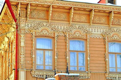 Натуральное дерево дает огромный простор фантазии для декорирования ...