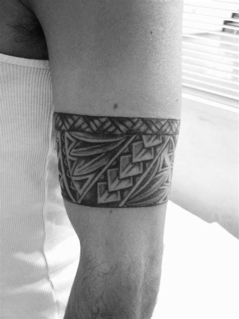 Maori Oberarm Tattoo HautKunstwerk