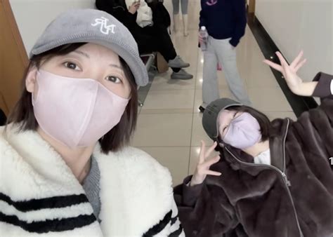 26岁赵露思终于要复工，穿连衣裙蹒跚学步对抗癔症，休息一月将满血回归