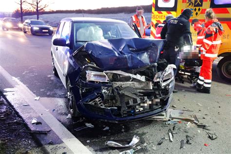 Chemnitz Schwerer Crash Auf B173 Zwei Skodas Krachen Zusammen