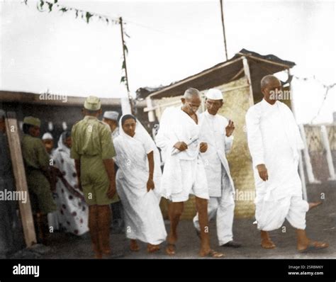 Mahatma Gandhi With Manibehn Patel And Father Sardar Vallabhbhai Patel
