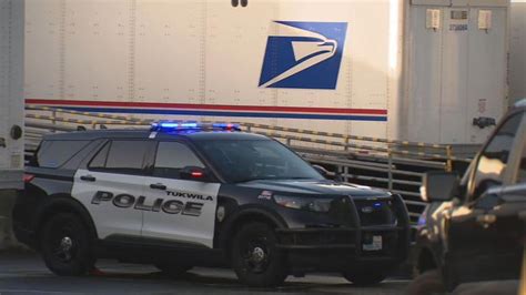 Usps Employee Suspected Of Killing Coworker Shoots Self In Seattle