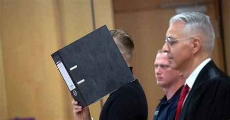 Nach Raserfahrt 24 Jähriger Wegen Mordes Vor Gericht
