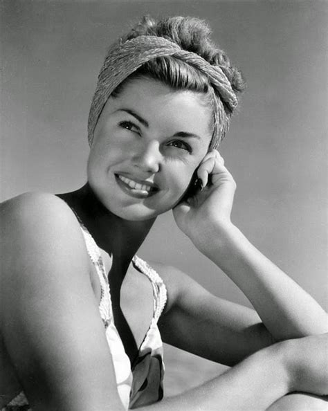 Beautiful Vintage Photos Of Esther Williams In Swimsuits From The 1940s