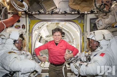 Photo Astronaut Peggy Whitson Sets New Record For Longest Time In