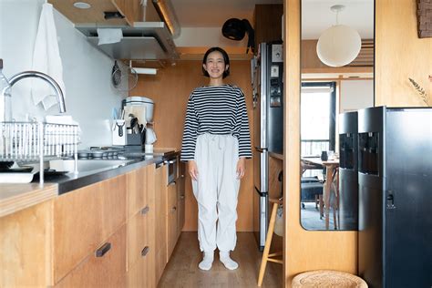 本多さおりさん 今月の「買ってよかったもの」「手放したもの」 化繊のパンツと服6着 Housto おウチの収納com