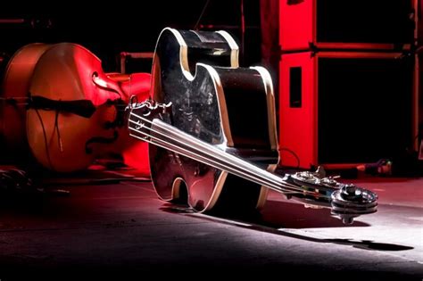 Premium Photo Violin On Stage