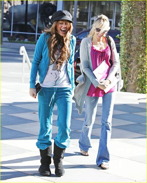 Miley Cyrus Say Cheesecake Photo 1002591 Pictures Just Jared