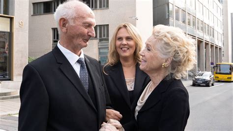 Filmregissør Margreth Olin Mistet Moren Rett Før Premiere Nrk Kultur Og Underholdning