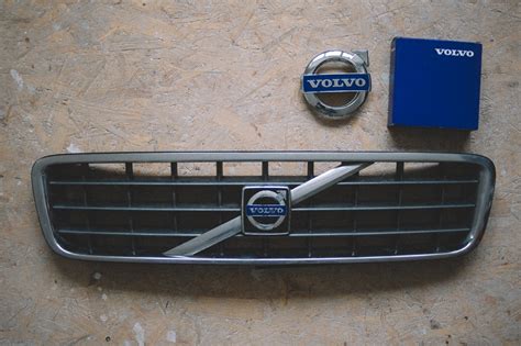 Эмблема в решетку радиатора II: Колхоз — Volvo XC90 (1G), 2,4 л, 2007 ...