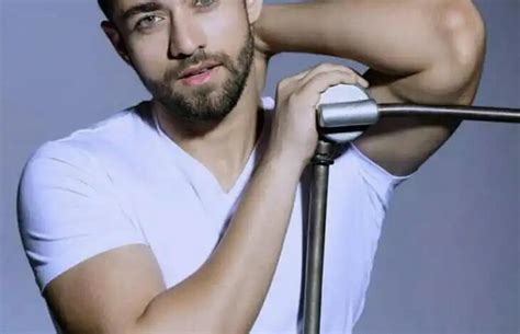 Mahir Pandhi Biography Wiki Age Height Girlfriend Family Info