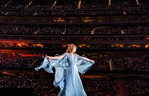 5 Taylor Swift Inspired Halloween Costumes