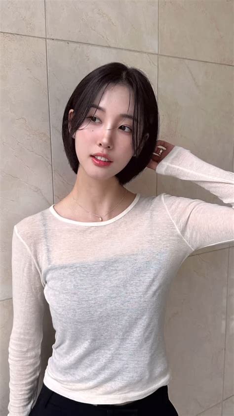 아이누 유다슬 레이어드펌 단발레이어드펌 사이드뱅 스킨브리운 자연스러운 쉐입의 중단발레이어드 와 피부톤에 맞춘 뽀얀 여리여리 스킨브라운염색 조합은 언제나 🩵🪽🧊