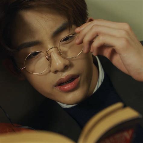 Winwin Lq Nct Lq Kpop Nct Wayv Winwin Lq Nct Winwin Moonwalk N Girls Kim Hongjoong Na