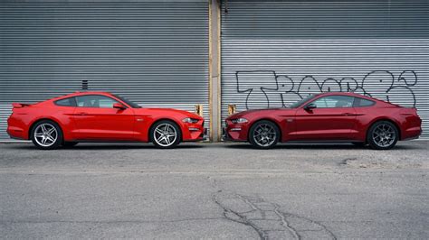 2020 Ford Mustang Gt Vs Ecoboost Comparison Test And Video Autotraderca