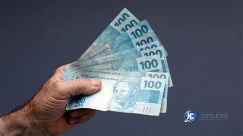 Quanto rendem R mil na poupança no Tesouro e em fundos