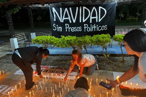 Madres de presos políticos duermen en el suelo