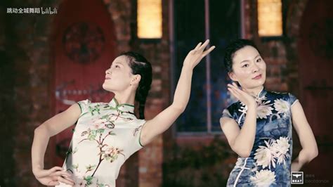 《金陵十三钗》插曲《秦淮景》，中国舞的演绎太美。 Youtube