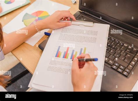 Woman Accounting Hi Res Stock Photography And Images Alamy