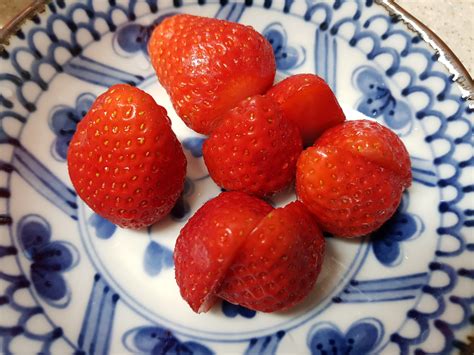 식빵의 고급변신 딸기생크림샌드위치