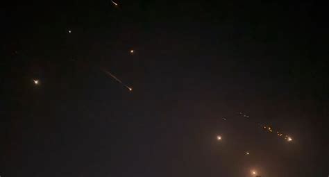 Irán Ataca Israel Fuerzas De Estados Unidos Dicen Haber Destruido 80