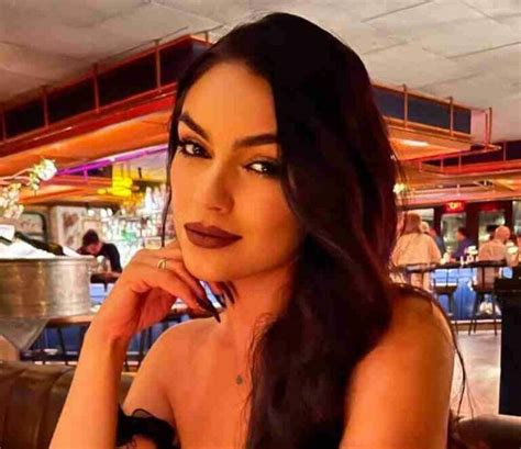 Kaile Justine Bio Net Worth Age Married Hot Yachts