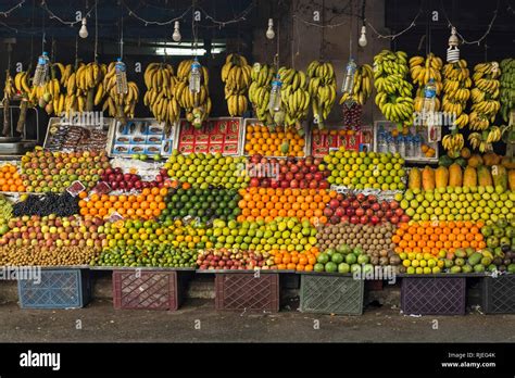 Mit obststand Fotos und Bildmaterial in hoher Auflösung Alamy