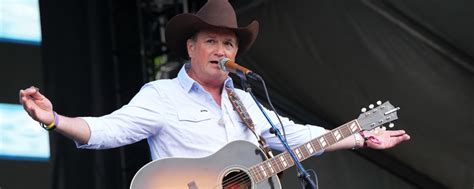 4 Tracy Byrd Songs That Every Country Music Fan Should Still Know Today American Songwriter