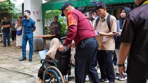 Cerita Peserta Disabilitas Ikut Utbk 2024 Di Ui