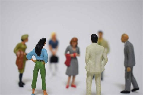 【セクハラの定義は？】退職代行が解説するセクハラの種類と特徴 ｜ 辞めラボ