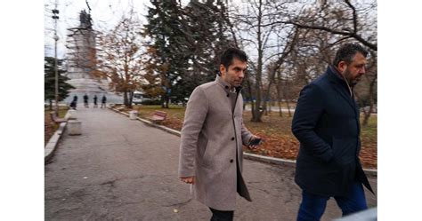 Кирил Петков инспектира демонтажа на Паметника на Съветската армия Снимки