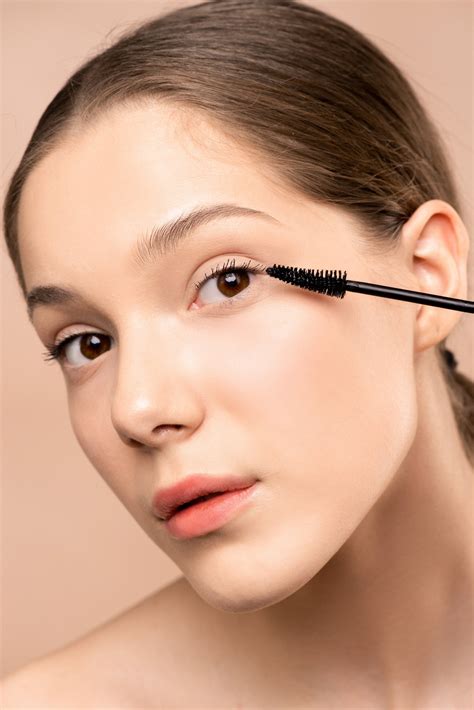 How To Wear Mascara On Your Bottom Lashes Without Looking Like A Raccoon The Glam House Brand