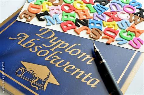 dyplom ukończenia szkoły Stock Photo Adobe Stock